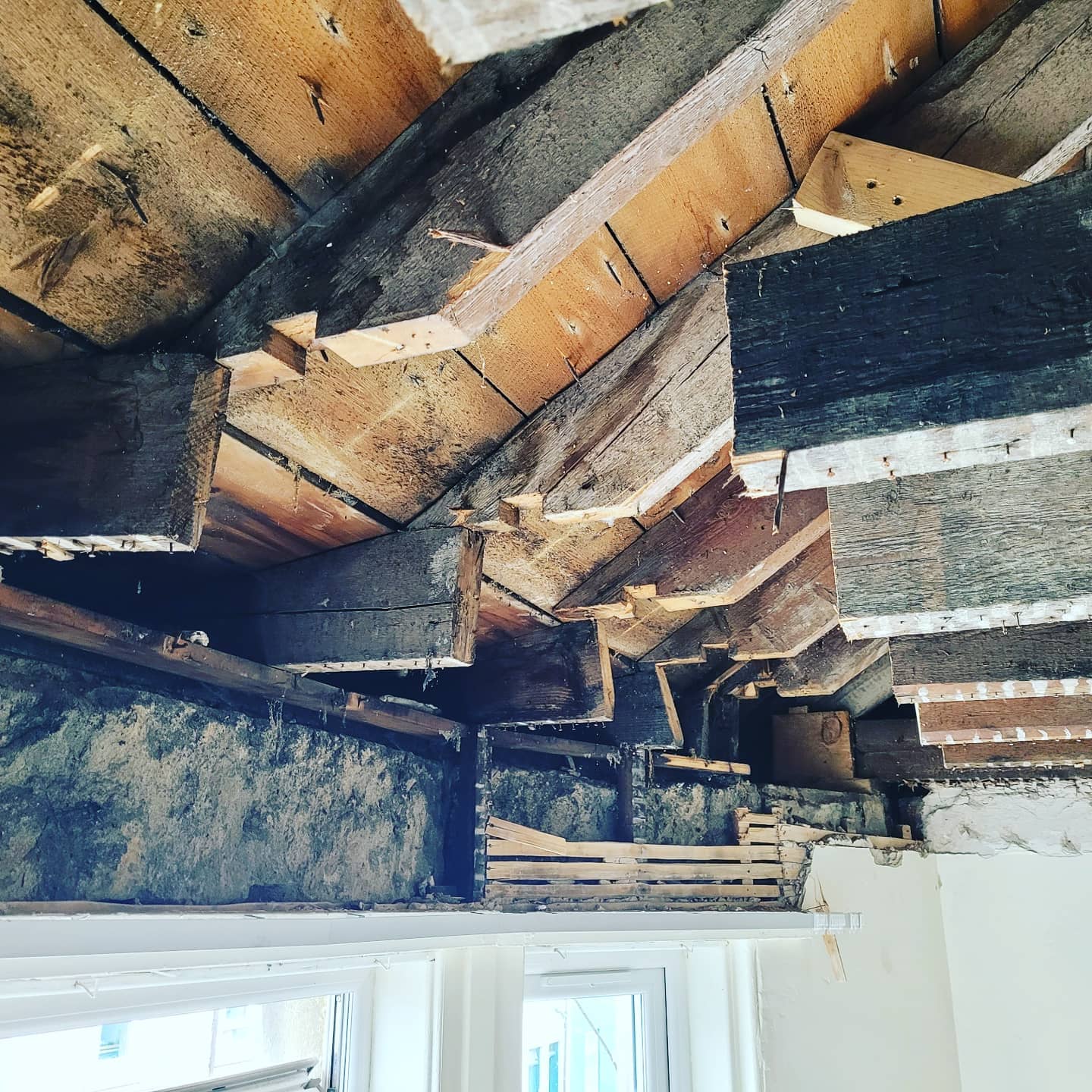 Failed Bressumer Beam - SMPS Building Preservation - Damp Proofing